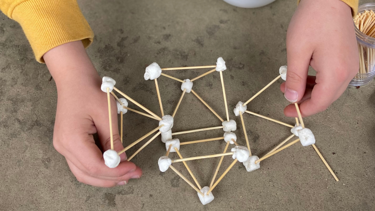 STEM Challenge: Peep Stem Activity | Snapology